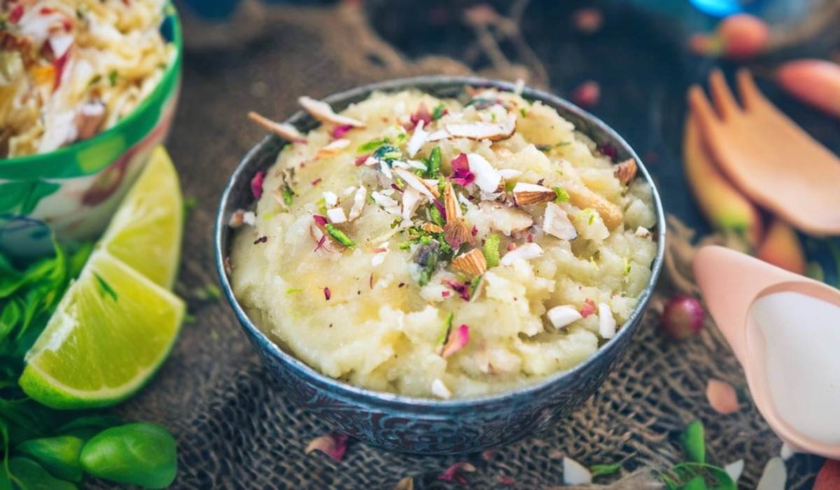 Easy Home Made Alu Halua Recipe | আলু হালুয়া রেসিপি - Aahare Bahare